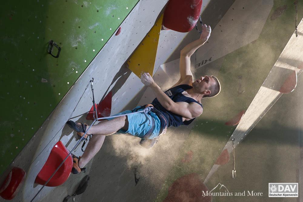 Martin Tekles | Mantle Climbing