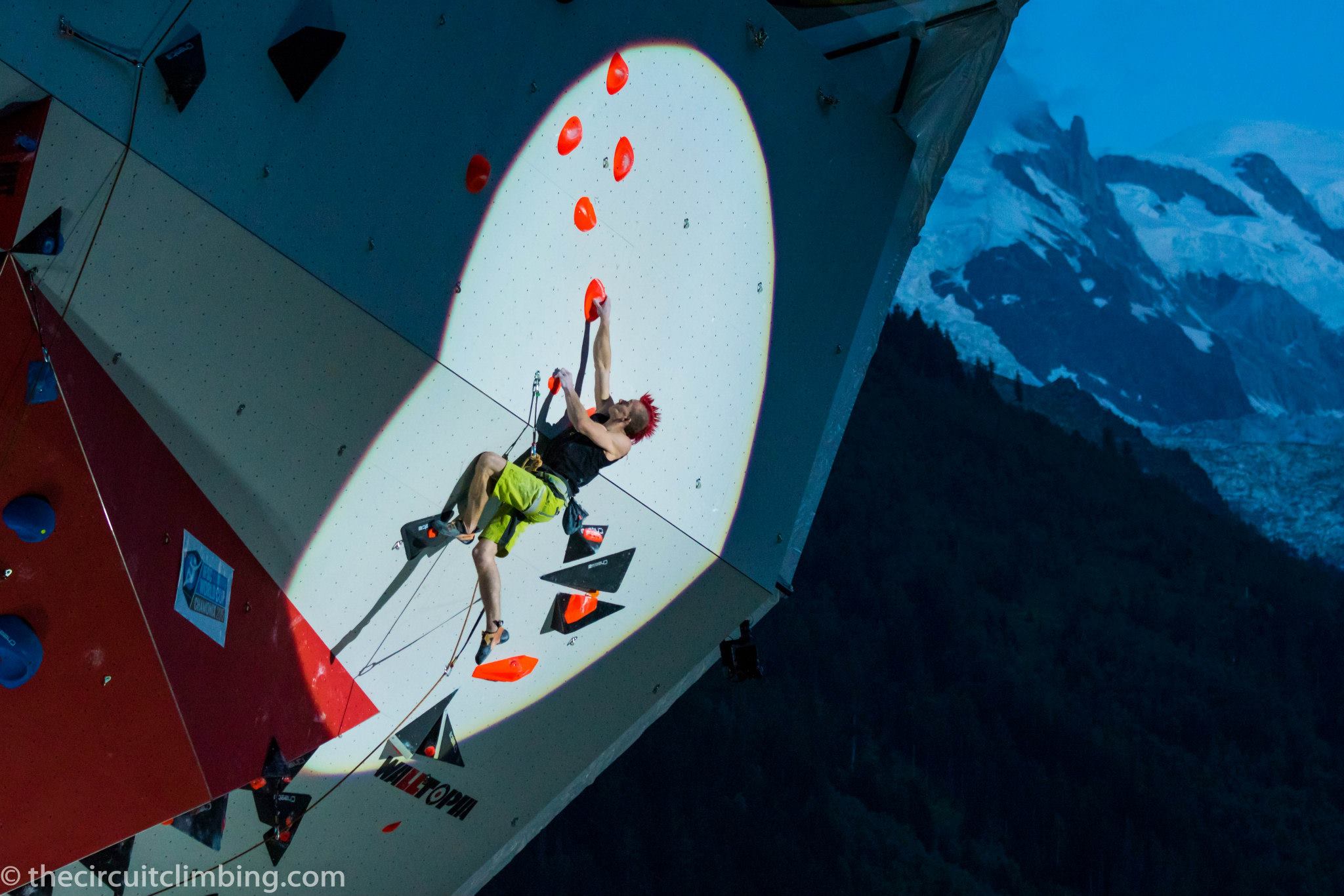 Sebastian Halenke | Mantle Climbing