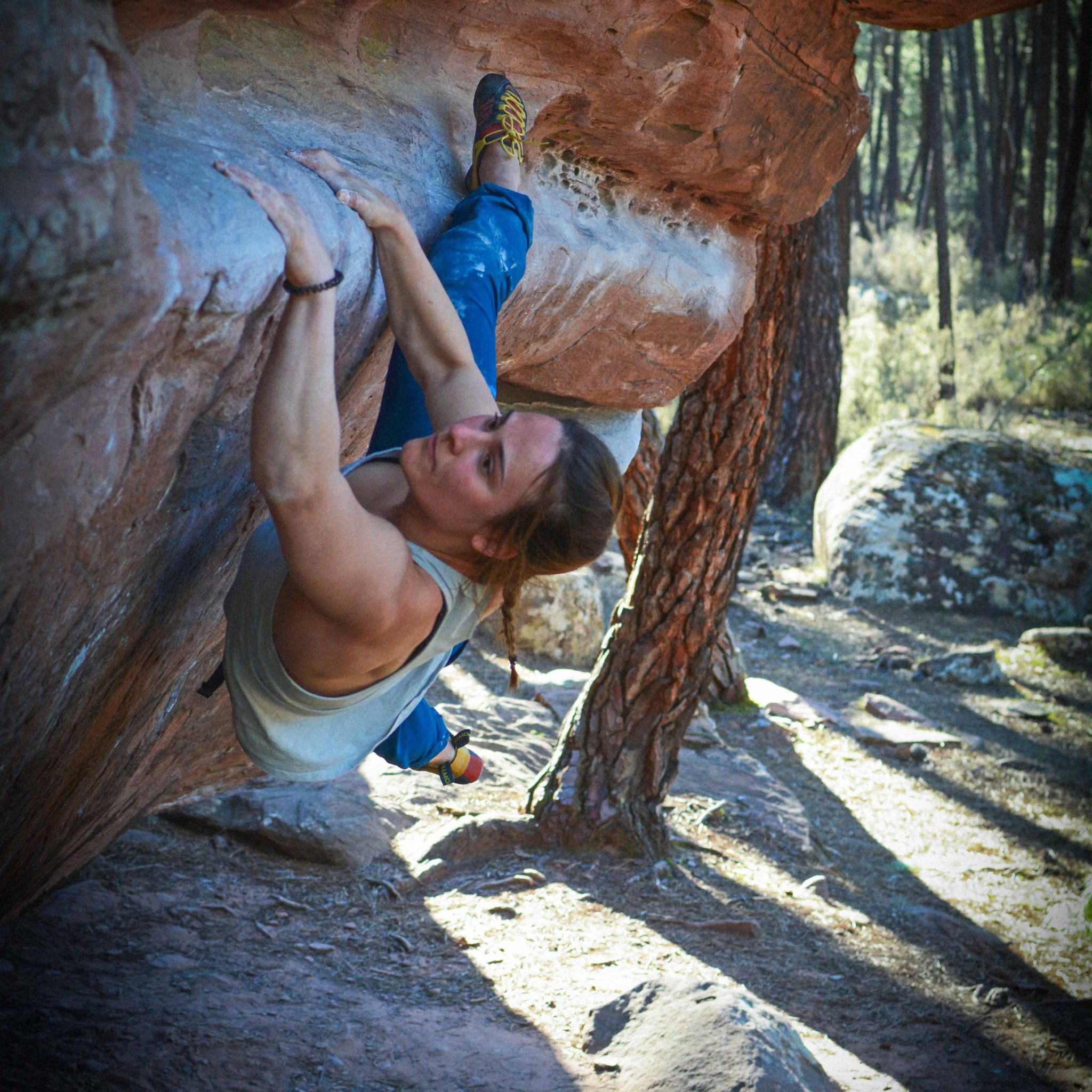 Afra Hönig | Mantle Climbing