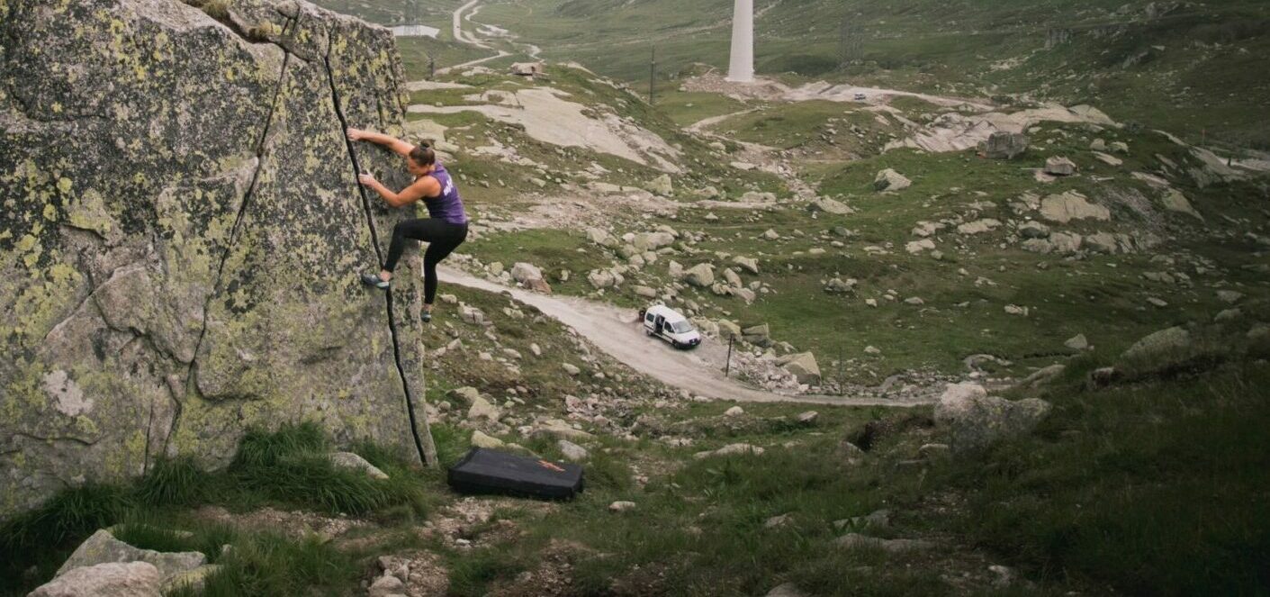 Afra Hönig | Mantle Climbing