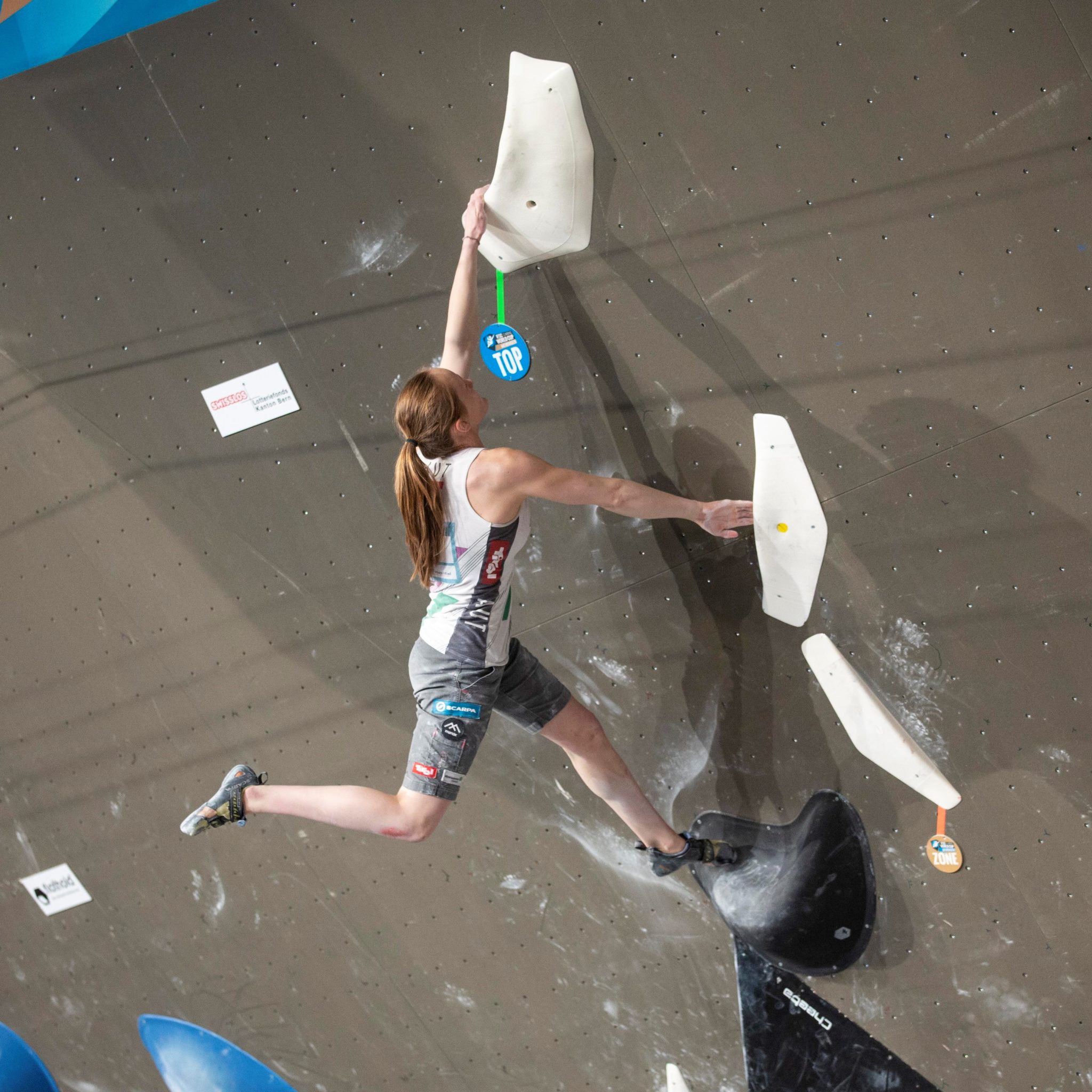 Sandra Lettner | Mantle Climbing