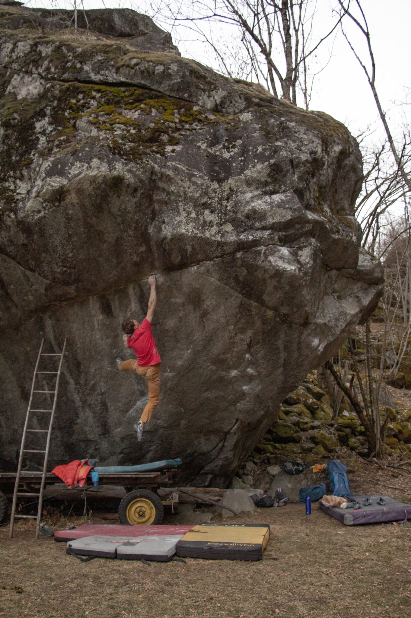 Off the Wagon | Mantle Climbing