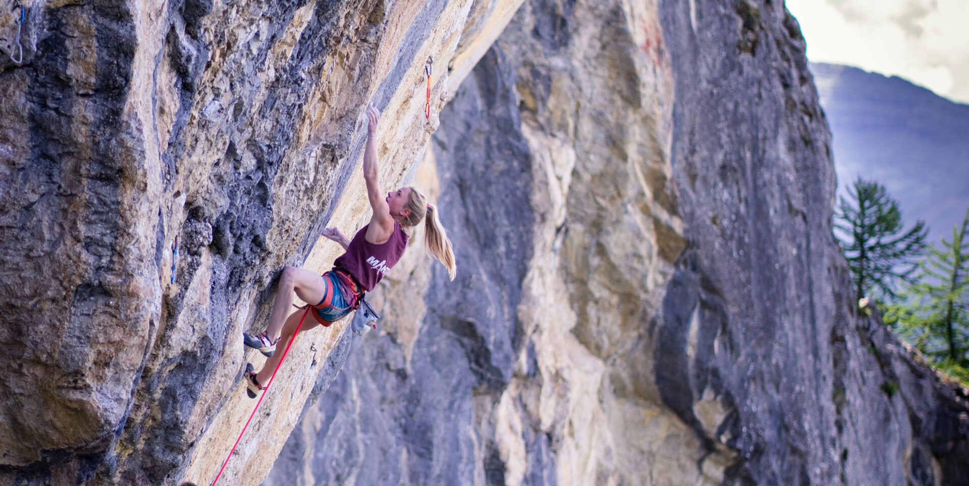 Martina Demmel | Mantle Climbing