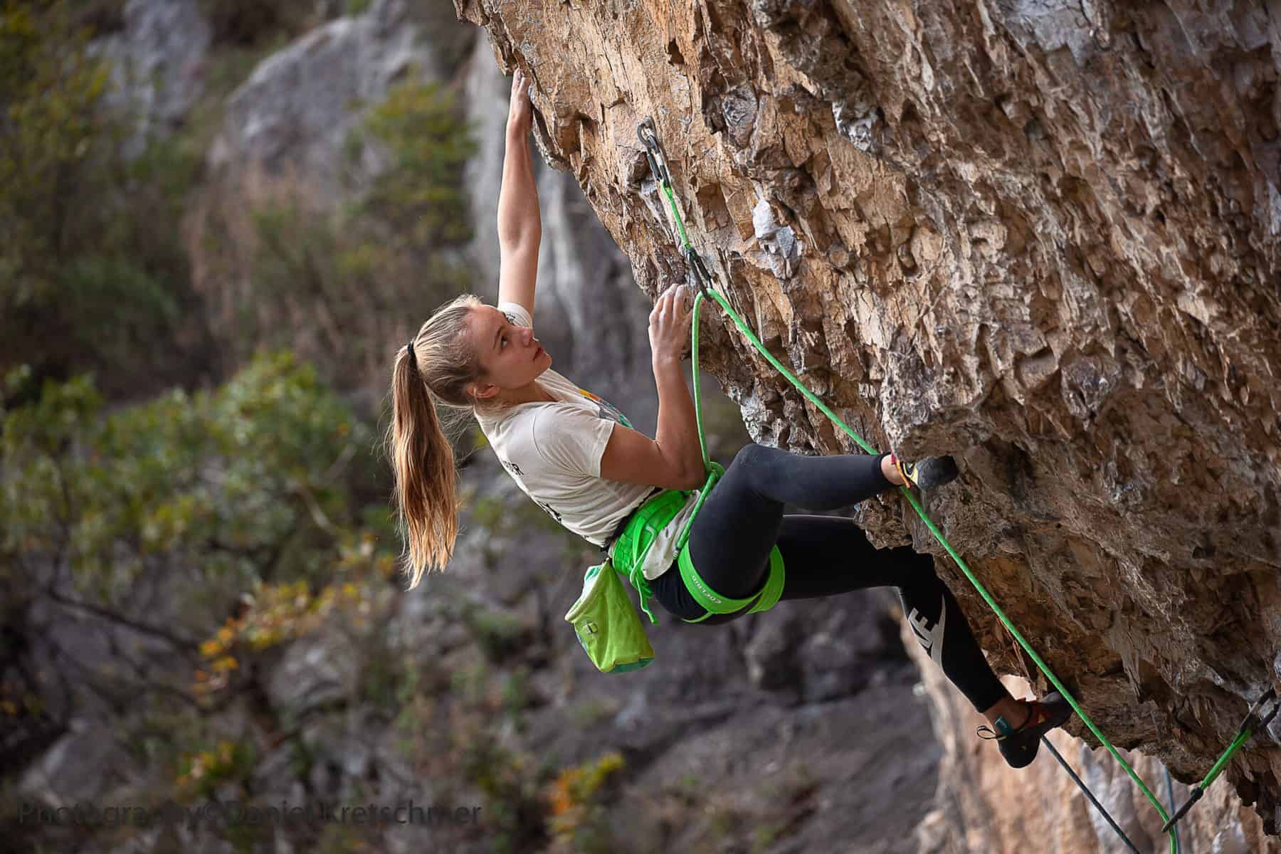 Anna Apel | Mantle Climbing