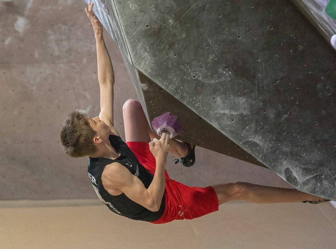 Finn Altemöller | Mantle Climbing