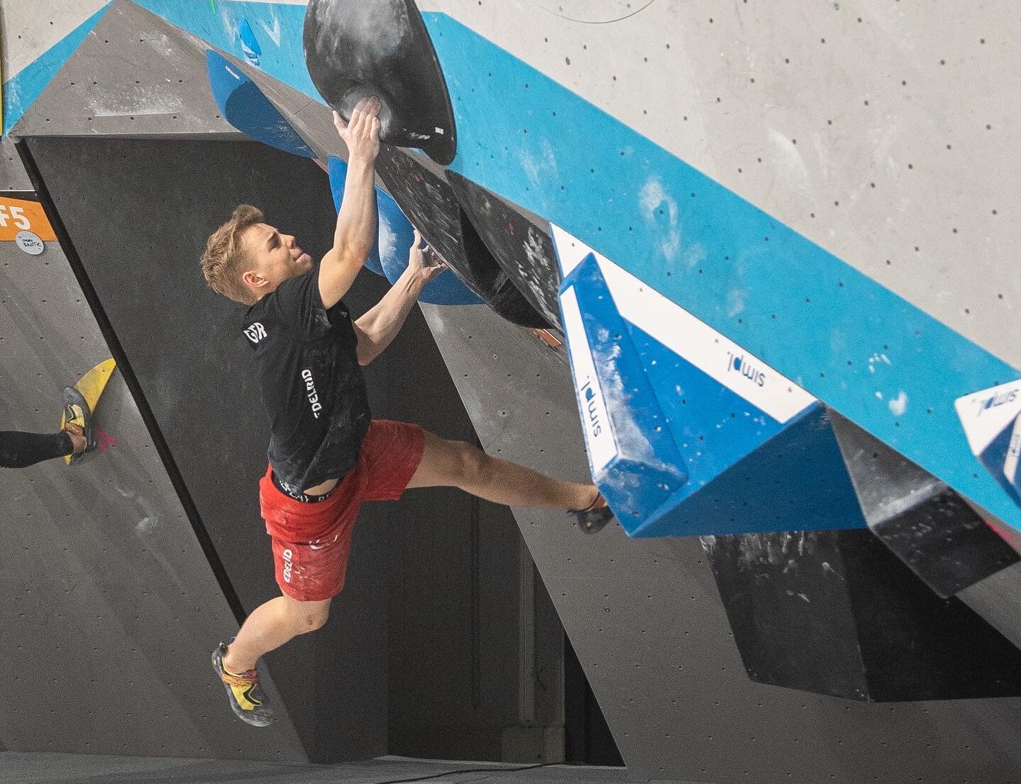 Yannick Nagel | Mantle Climbing